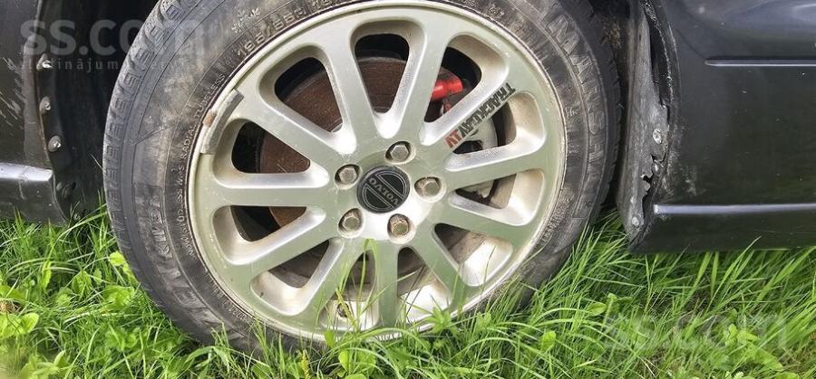 Melns Volvo S70 1997 Madona, ar dzinēja tilpumu 2.30 L un nobraukumu 319 tūkst. km par 550 €, foto 7 vietnē AUTOMOTO.COM.LV