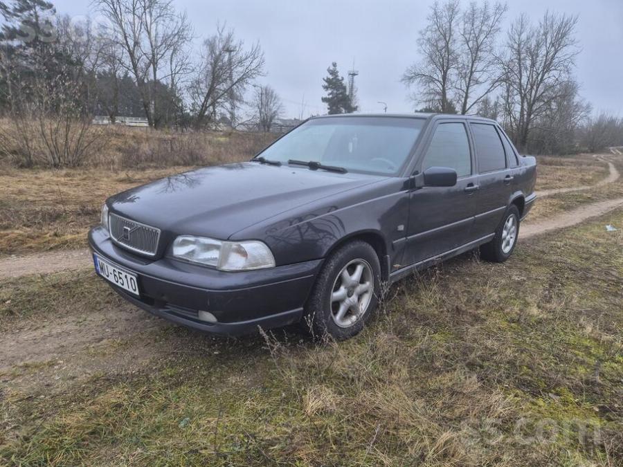 Melns Volvo S70 1998 Daugavpils, ar dzinēja tilpumu 2.50 L un nobraukumu 385 tūkst. km par 1150 €, foto 1 vietnē AUTOMOTO.COM.LV