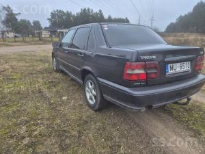 Melns Volvo S70 1998 Daugavpils, ar dzinēja tilpumu 2.50 L un nobraukumu 385 tūkst. km par 1150 €, foto 3 vietnē AUTOMOTO.COM.LV