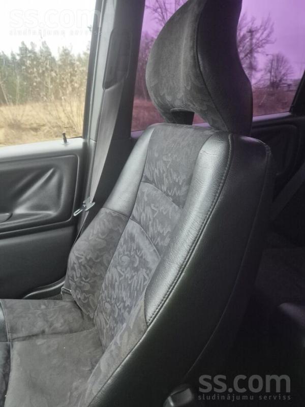 Melns Volvo S70 1998 Daugavpils, ar dzinēja tilpumu 2.50 L un nobraukumu 385 tūkst. km par 1150 €, foto 7 vietnē AUTOMOTO.COM.LV
