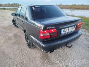 Black Volvo S70 1998 in Daugavpils, with an engine capacity of 2.50 L and mileage of 390 thousand km for 1600 €, photo  on AUTOMOTO.COM.LV