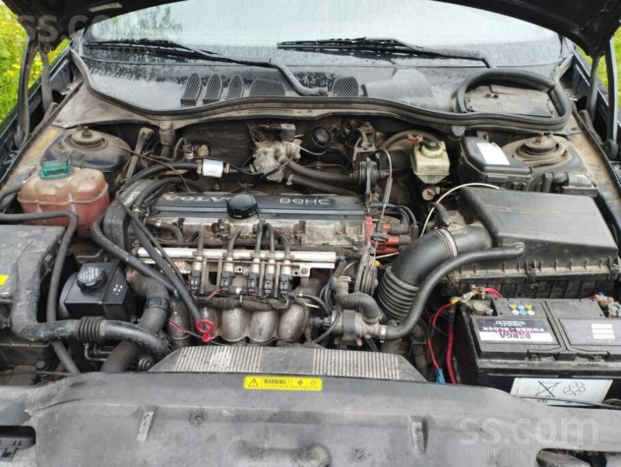 Melns Volvo S70 1998 Preiļi, ar dzinēja tilpumu 2.00 L un nobraukumu 339 tūkst. km par 1000 €, foto 3 vietnē AUTOMOTO.COM.LV
