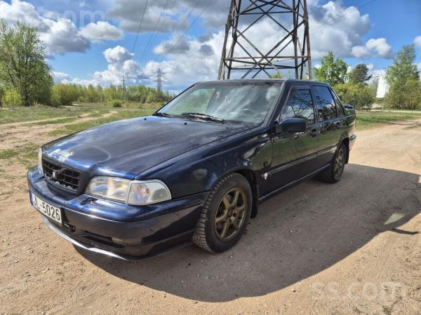 Zils Volvo S70 1997 Daugavpils, ar dzinēja tilpumu 2.50 L un nobraukumu 0 tūkst. km par 3900 €, foto 1 vietnē AUTOMOTO.COM.LV