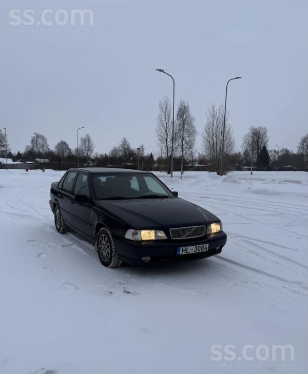 Blue Volvo S70 1997 in Ventspils, with an engine capacity of 2.50 L and mileage of 282 thousand km for 1500 €, photo 2 on AUTOMOTO.COM.LV