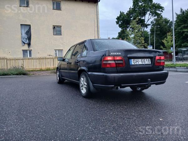 Zils Volvo S70 1997 Valka, ar dzinēja tilpumu 2.50 L un nobraukumu 396 tūkst. km par 1200 €, foto 1 vietnē AUTOMOTO.COM.LV