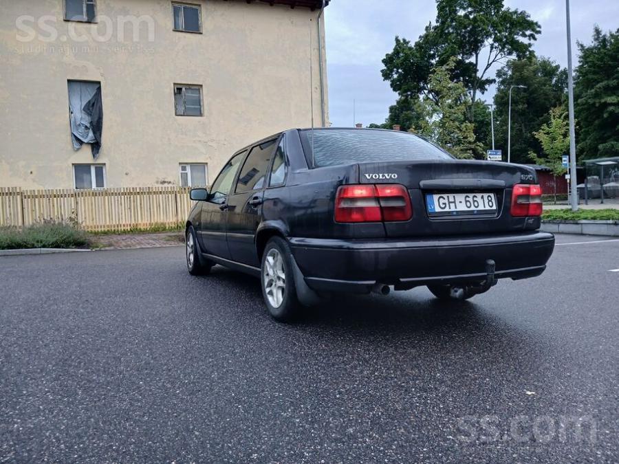 Zils Volvo S70 1997 Valka, ar dzinēja tilpumu 2.50 L un nobraukumu 396 tūkst. km par 1200 €, foto 1 vietnē AUTOMOTO.COM.LV