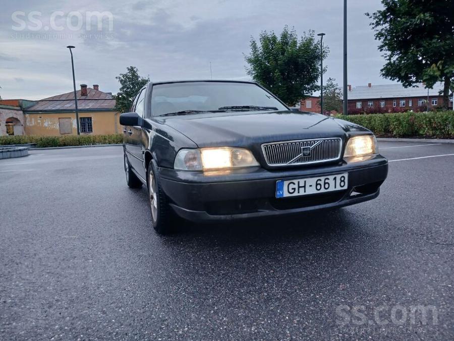 Zils Volvo S70 1997 Valka, ar dzinēja tilpumu 2.50 L un nobraukumu 396 tūkst. km par 1200 €, foto 3 vietnē AUTOMOTO.COM.LV