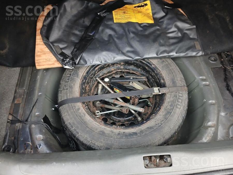 Zils Volvo S70 1997 Valka, ar dzinēja tilpumu 2.50 L un nobraukumu 396 tūkst. km par 1200 €, foto 13 vietnē AUTOMOTO.COM.LV
