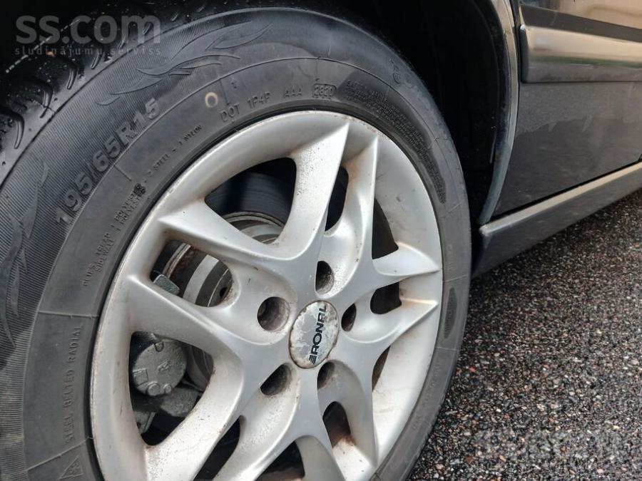 Zils Volvo S70 1997 Valka, ar dzinēja tilpumu 2.50 L un nobraukumu 396 tūkst. km par 1200 €, foto 15 vietnē AUTOMOTO.COM.LV