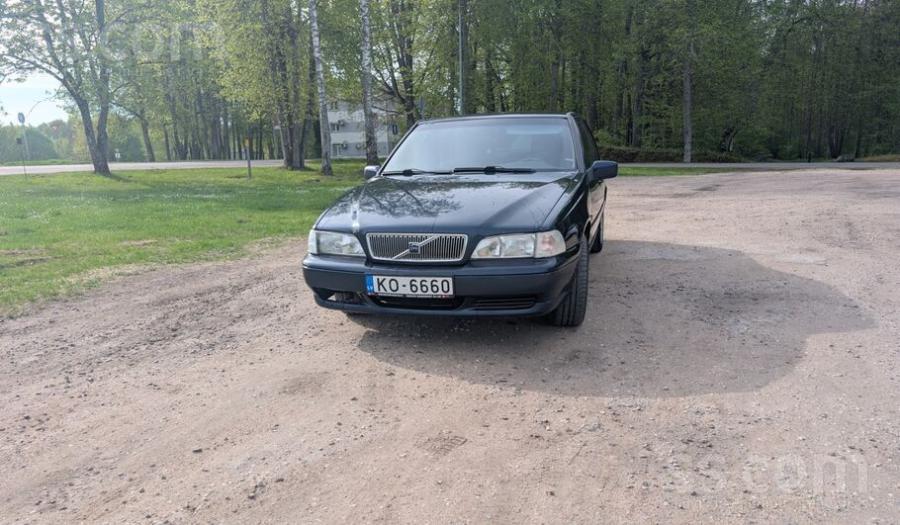 Blue Volvo S70 1998 in Preili, with an engine capacity of 2.40 L and mileage of 438 thousand km for 750 €, photo 4 on AUTOMOTO.COM.LV