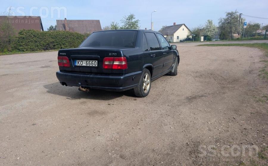 Blue Volvo S70 1998 in Preili, with an engine capacity of 2.40 L and mileage of 438 thousand km for 750 €, photo 5 on AUTOMOTO.COM.LV