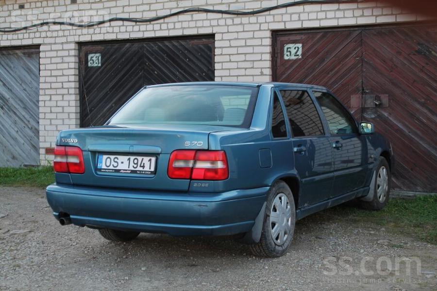 Blue Volvo S70 1998 in Ogre, with an engine capacity of 2.00 L and mileage of 397 thousand km for 790 €, photo 4 on AUTOMOTO.COM.LV