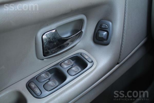 Blue Volvo S70 1998 in Ogre, with an engine capacity of 2.00 L and mileage of 397 thousand km for 790 €, photo 7 on AUTOMOTO.COM.LV