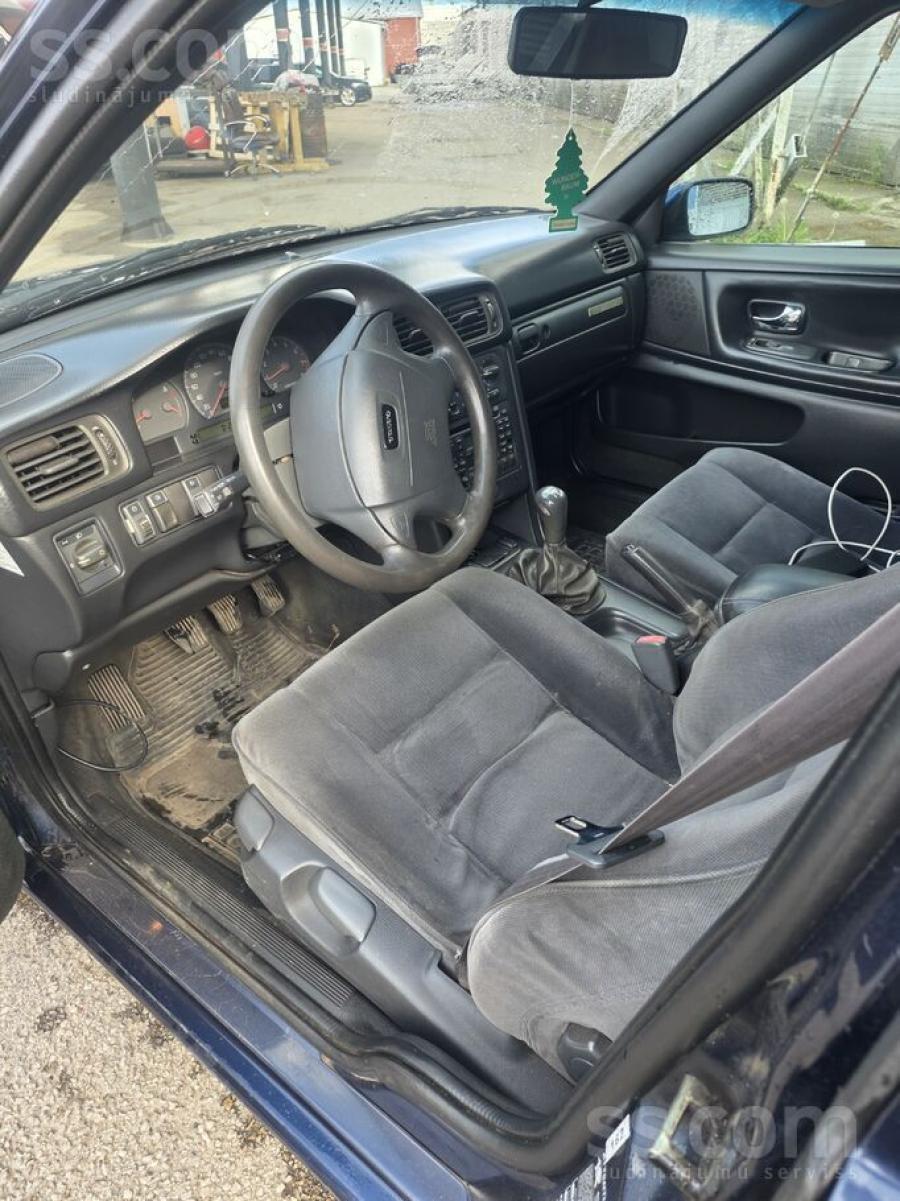 Blue Volvo S70 2000 in Riga, with an engine capacity of 2.40 L and mileage of 426 thousand km for 1450 €, photo 6 on AUTOMOTO.COM.LV