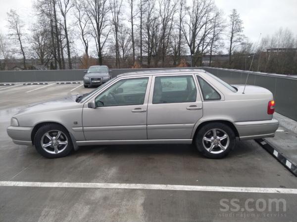 Brūns Volvo S70 1998 Rīga, ar dzinēja tilpumu 2.40 L un nobraukumu 331 tūkst. km par 1500 €, foto 5 vietnē AUTOMOTO.COM.LV