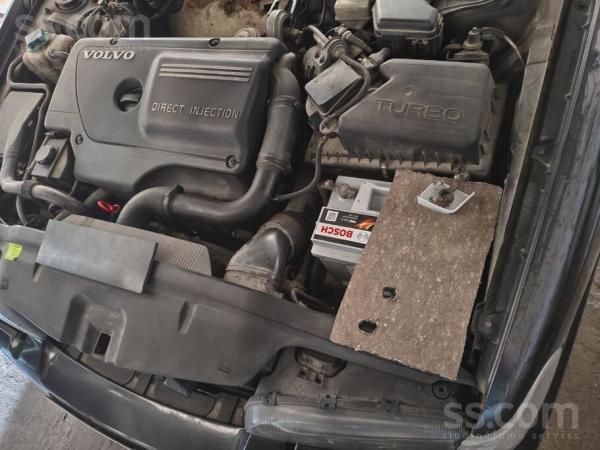 Green Volvo S70 1998 in Rezekne, with an engine capacity of 2.50 L and mileage of 281 thousand km for 1000 €, photo 4 on AUTOMOTO.COM.LV