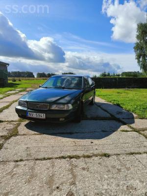 Zaļš Volvo S70 1998 Bauska, ar dzinēja tilpumu 2.50 L un nobraukumu 460 tūkst. km par 990 €, foto 3 vietnē AUTOMOTO.COM.LV