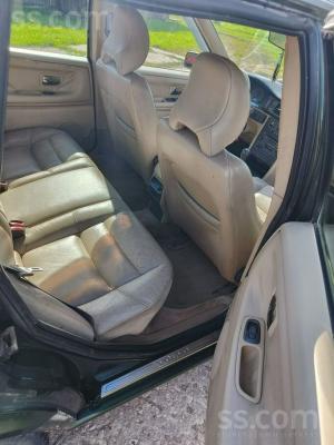 Zaļš Volvo S70 1998 Bauska, ar dzinēja tilpumu 2.50 L un nobraukumu 460 tūkst. km par 990 €, foto 9 vietnē AUTOMOTO.COM.LV