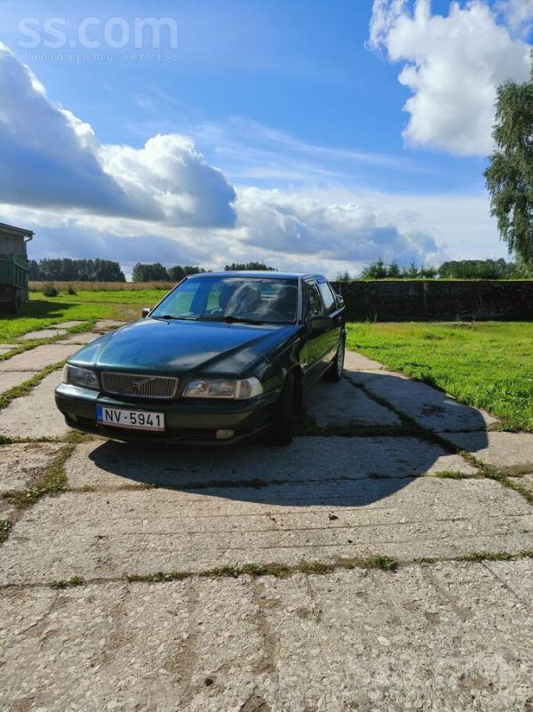 Green Volvo S70 1998 in Bauska, with an engine capacity of 2.50 L and mileage of 460 thousand km for 990 €, photo 3 on AUTOMOTO.COM.LV