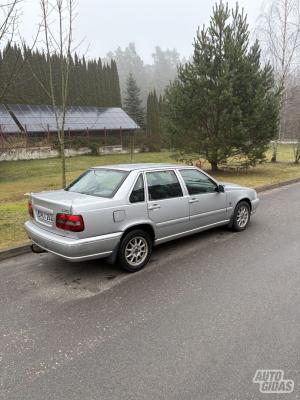 Grey Volvo S70 1997 in Vilnius, with an engine capacity of 2.50 L and mileage of 450 thousand km for 799 €, photo 5 on AUTOMOTO.COM.LV