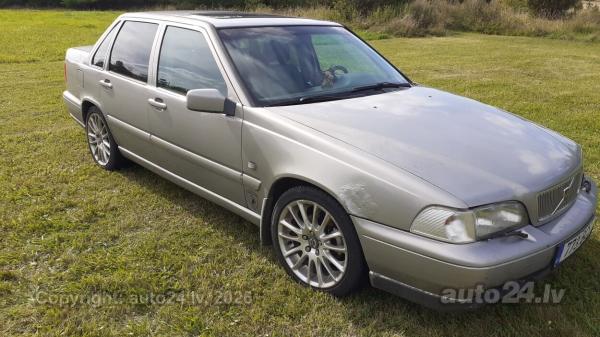 Grey Volvo S70 1997 in Kuressaare, with an engine capacity of 2.50 L and mileage of 328 thousand km for 400 €, photo 3 on AUTOMOTO.COM.LV