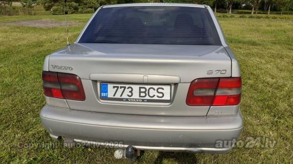 Grey Volvo S70 1997 in Kuressaare, with an engine capacity of 2.50 L and mileage of 328 thousand km for 400 €, photo 5 on AUTOMOTO.COM.LV