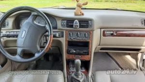 Pelēks Volvo S70 1997 Kuresāre, ar dzinēja tilpumu 2.50 L un nobraukumu 328 tūkst. km par 400 €, foto 13 vietnē AUTOMOTO.COM.LV