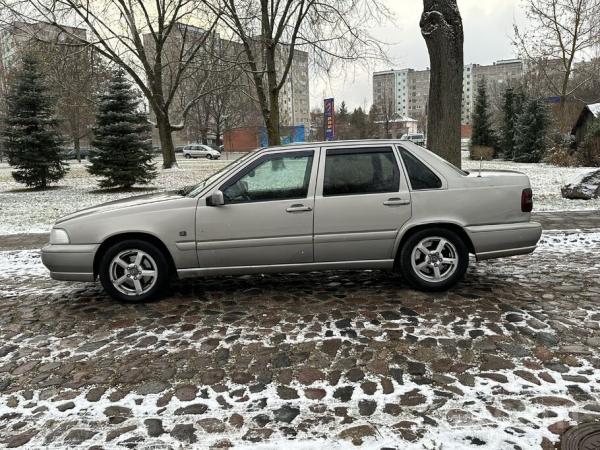 Pelēks Volvo S70 1999 Jelgava, ar dzinēja tilpumu 2.50 L un nobraukumu 0 tūkst. km par 1300 €, foto 3 vietnē AUTOMOTO.COM.LV