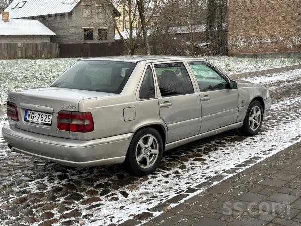 Pelēks Volvo S70 1999 Jelgava, ar dzinēja tilpumu 2.50 L un nobraukumu 0 tūkst. km par 1300 €, foto 4 vietnē AUTOMOTO.COM.LV