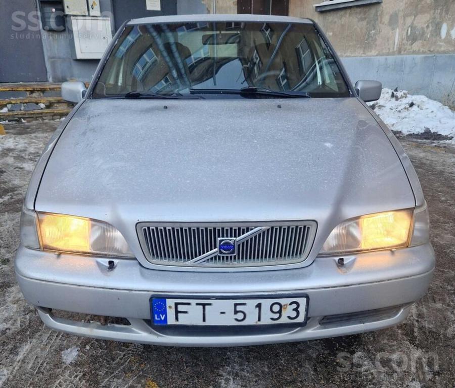 Grey Volvo S70 1999 in Riga, with an engine capacity of 2.40 L and mileage of 363 thousand km for 1000 €, photo 1 on AUTOMOTO.COM.LV