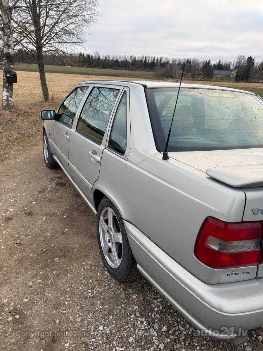 Pelēks Volvo S70 2000 Tallina, ar dzinēja tilpumu 2.50 L un nobraukumu 0 tūkst. km par 2500 €, foto 3 vietnē AUTOMOTO.COM.LV