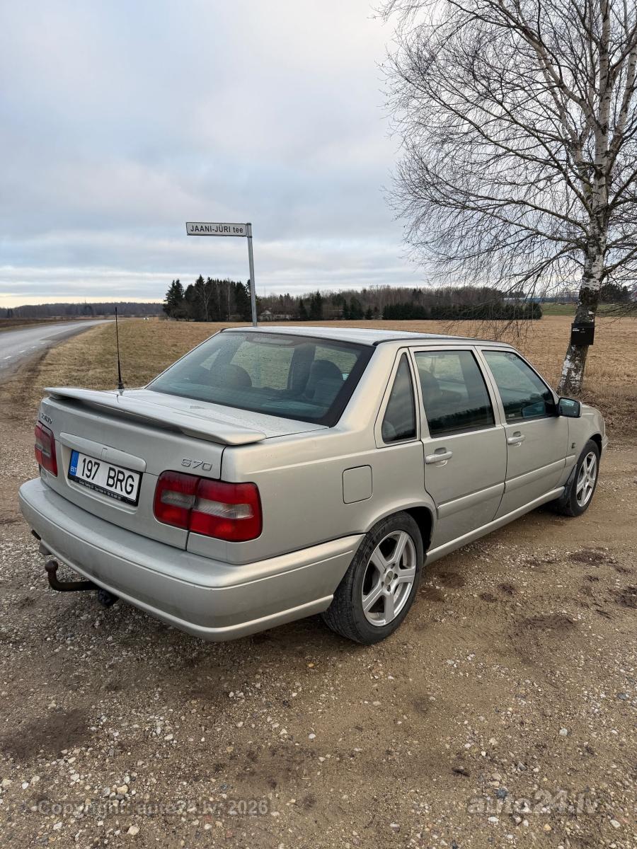 Pelēks Volvo S70 2000 Tallina, ar dzinēja tilpumu 2.50 L un nobraukumu 0 tūkst. km par 2500 €, foto 4 vietnē AUTOMOTO.COM.LV