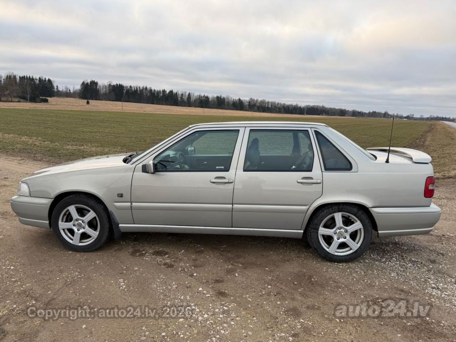 Pelēks Volvo S70 2000 Tallina, ar dzinēja tilpumu 2.50 L un nobraukumu 0 tūkst. km par 2500 €, foto 6 vietnē AUTOMOTO.COM.LV