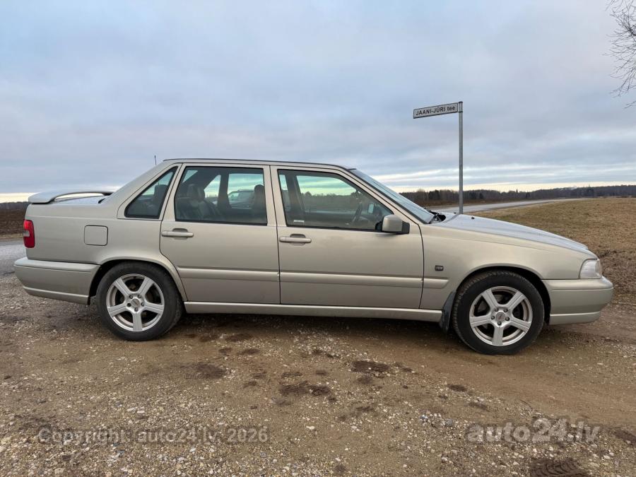 Pelēks Volvo S70 2000 Tallina, ar dzinēja tilpumu 2.50 L un nobraukumu 0 tūkst. km par 2500 €, foto 7 vietnē AUTOMOTO.COM.LV