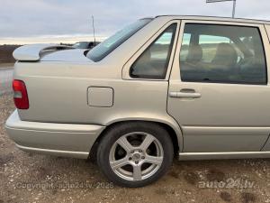 Pelēks Volvo S70 2000 Tallina, ar dzinēja tilpumu 2.50 L un nobraukumu 0 tūkst. km par 2500 €, foto 9 vietnē AUTOMOTO.COM.LV