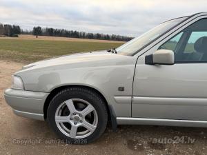 Pelēks Volvo S70 2000 Tallina, ar dzinēja tilpumu 2.50 L un nobraukumu 0 tūkst. km par 2500 €, foto 10 vietnē AUTOMOTO.COM.LV