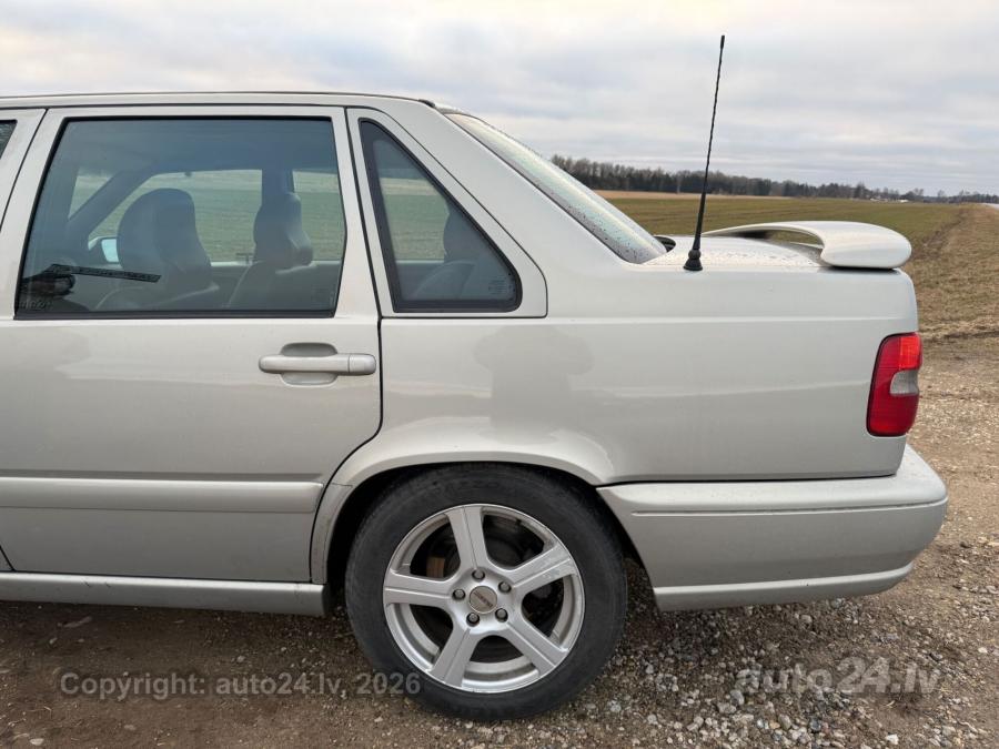 Pelēks Volvo S70 2000 Tallina, ar dzinēja tilpumu 2.50 L un nobraukumu 0 tūkst. km par 2500 €, foto 11 vietnē AUTOMOTO.COM.LV