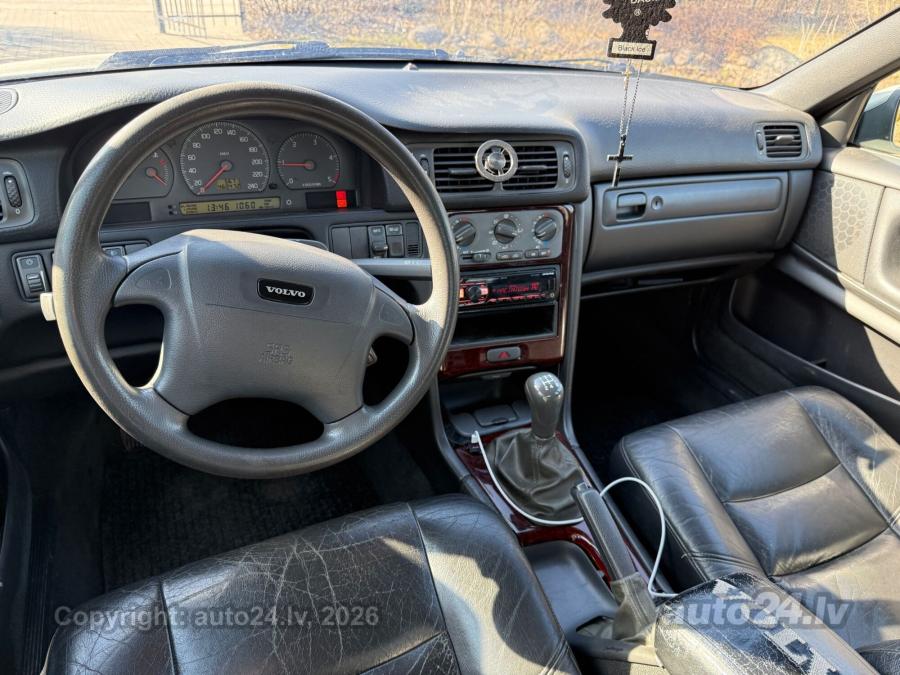 Pelēks Volvo S70 2000 Tallina, ar dzinēja tilpumu 2.50 L un nobraukumu 0 tūkst. km par 2500 €, foto 17 vietnē AUTOMOTO.COM.LV