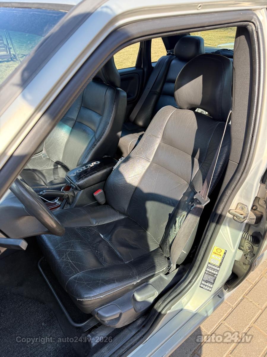 Pelēks Volvo S70 2000 Tallina, ar dzinēja tilpumu 2.50 L un nobraukumu 0 tūkst. km par 2500 €, foto 18 vietnē AUTOMOTO.COM.LV