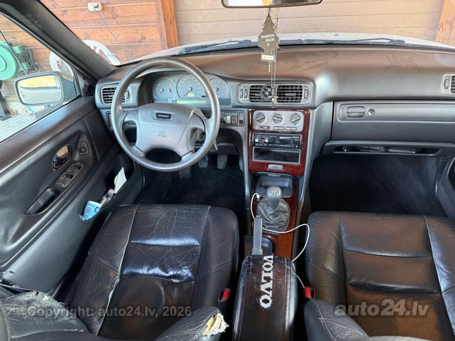 Pelēks Volvo S70 2000 Tallina, ar dzinēja tilpumu 2.50 L un nobraukumu 0 tūkst. km par 2500 €, foto 22 vietnē AUTOMOTO.COM.LV