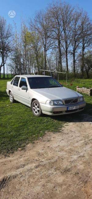 Grey Volvo S70 2000 in Vilnius, with an engine capacity of 2.46 L and mileage of 428 thousand km for 1200 €, photo 3 on AUTOMOTO.COM.LV
