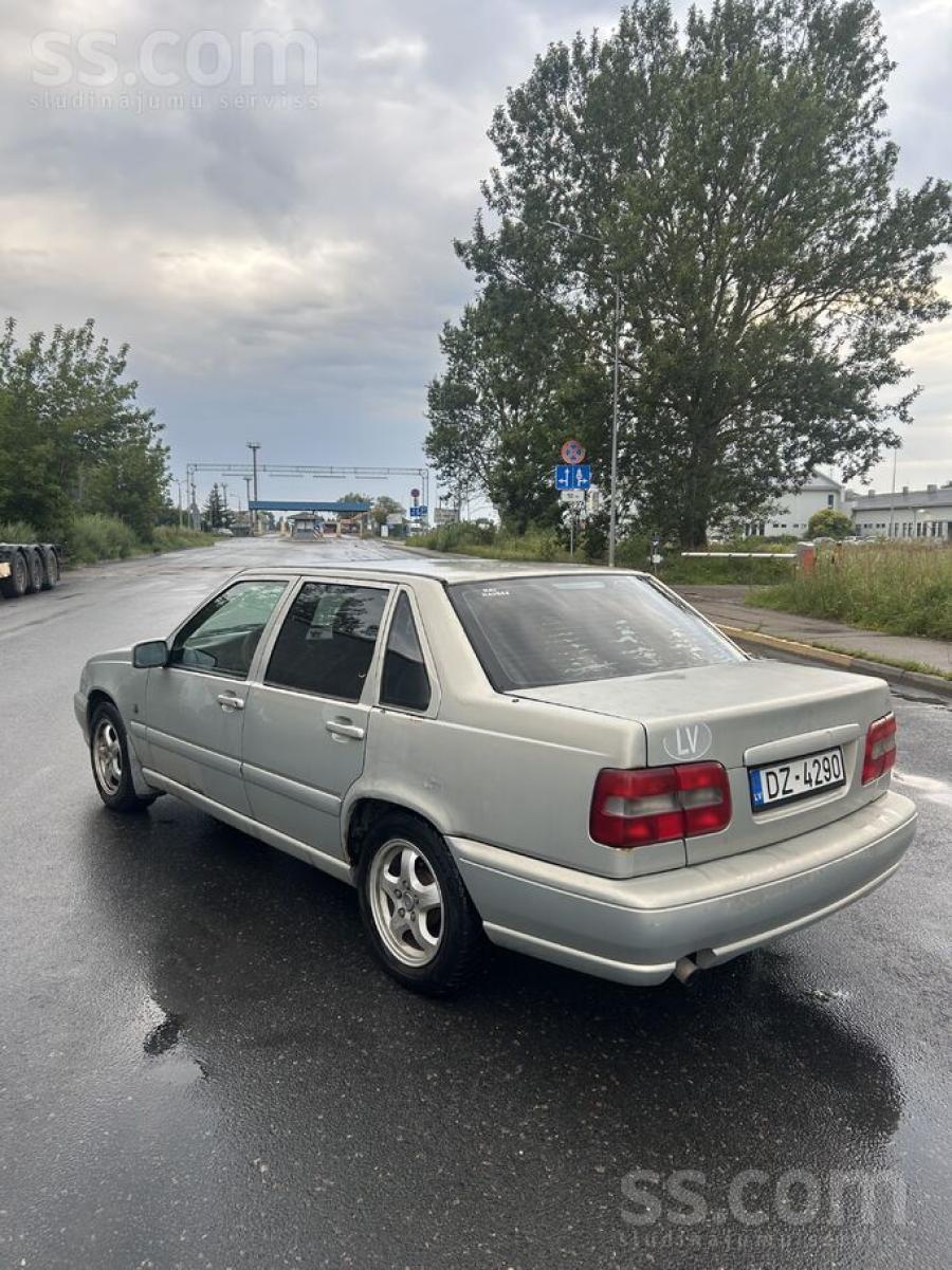 Grey Volvo S70 2000 in Riga, with an engine capacity of 2.40 L and mileage of 351 thousand km for 750 €, photo 6 on AUTOMOTO.COM.LV