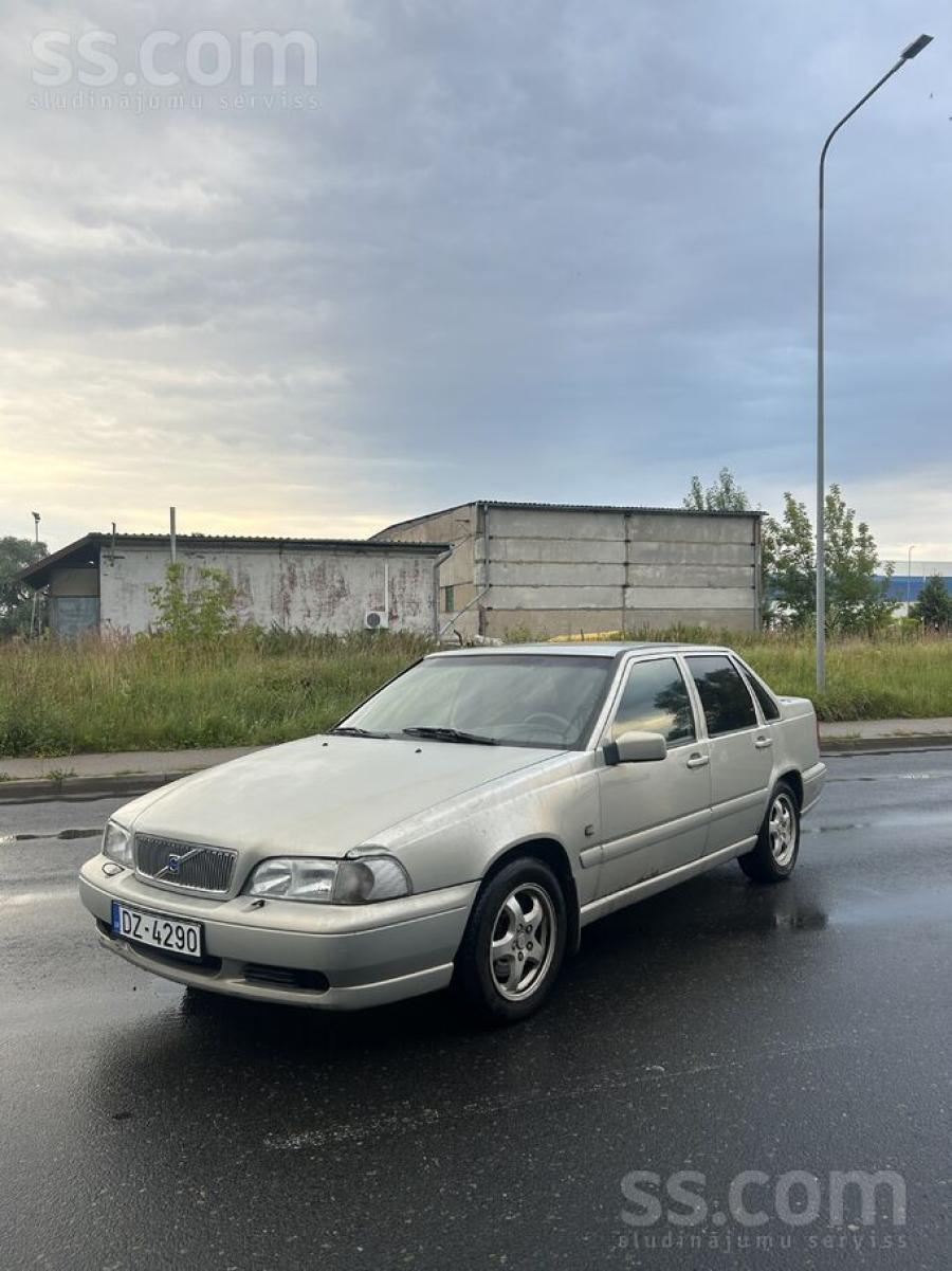 Grey Volvo S70 2000 in Riga, with an engine capacity of 2.40 L and mileage of 351 thousand km for 750 €, photo 5 on AUTOMOTO.COM.LV