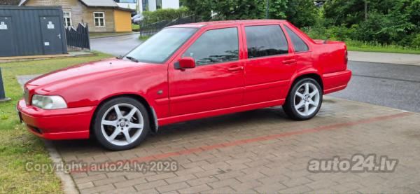 Red Volvo S70 1999 in Tallinn, with an engine capacity of 2.50 L and mileage of 730 thousand km for 3500 €, photo 1 on AUTOMOTO.COM.LV