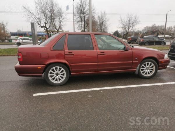 Red Volvo S70 2000 in Riga, with an engine capacity of 2.40 L and mileage of 343 thousand km for 1200 €, photo 2 on AUTOMOTO.COM.LV