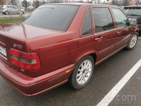 Red Volvo S70 2000 in Riga, with an engine capacity of 2.40 L and mileage of 343 thousand km for 1200 €, photo 4 on AUTOMOTO.COM.LV