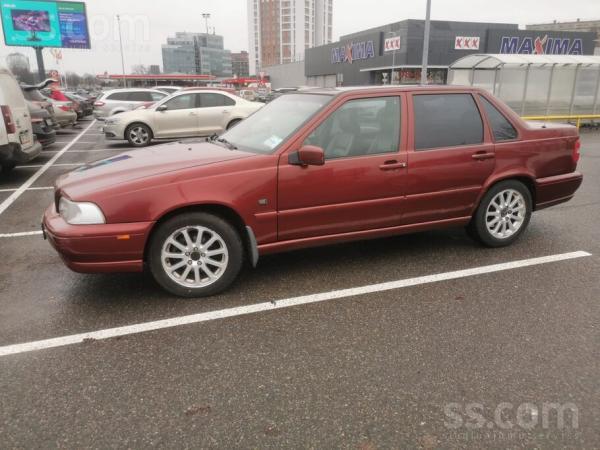 Red Volvo S70 2000 in Riga, with an engine capacity of 2.40 L and mileage of 343 thousand km for 1200 €, photo 7 on AUTOMOTO.COM.LV