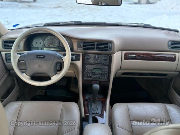 Volvo S70 1997 in Tallinn, with an engine capacity of 2.40 L and mileage of 231 thousand km for 3590 €, photo 8 on AUTOMOTO.COM.LV