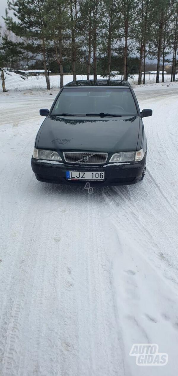 Volvo S70 1997 Viļņa, ar dzinēja tilpumu 2.00 L un nobraukumu 400 tūkst. km par 800 €, foto 1 vietnē AUTOMOTO.COM.LV