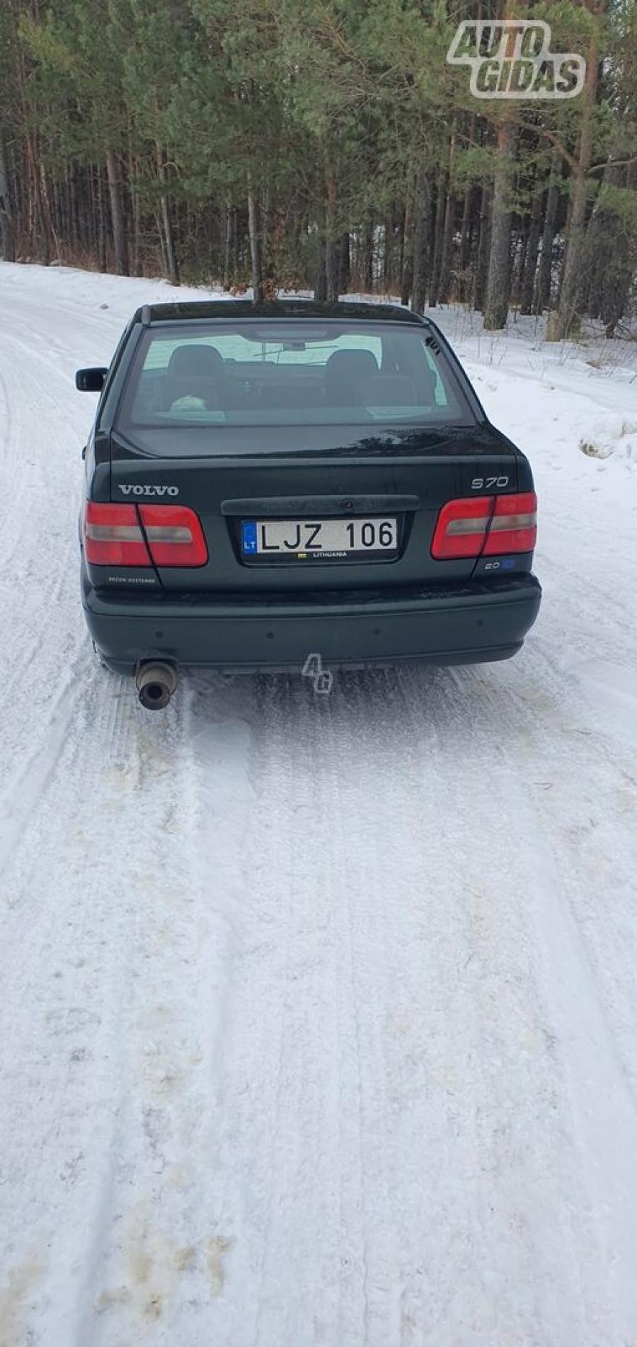 Volvo S70 1997 in Vilnius, with an engine capacity of 2.00 L and mileage of 400 thousand km for 800 €, photo 2 on AUTOMOTO.COM.LV